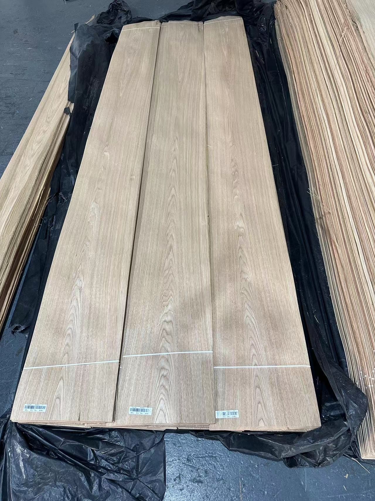Natural American White Oak Veneer Sheets Plain/Crown Cut For Plywood