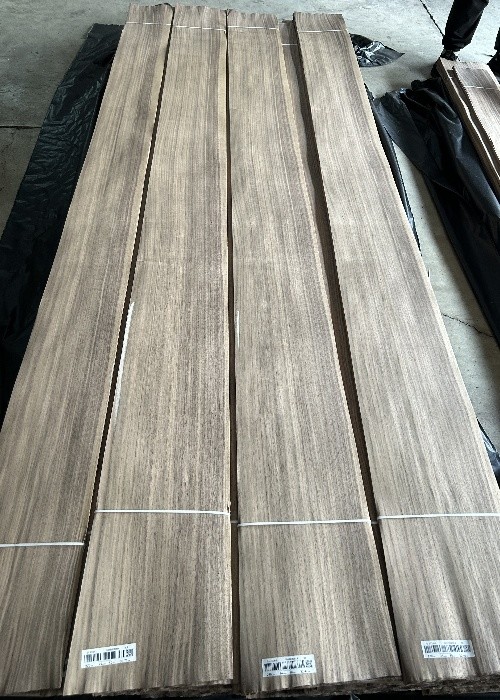 Natural American Walnut Quarter Cut Veneer Sheet With 0.2mm Thickness ...