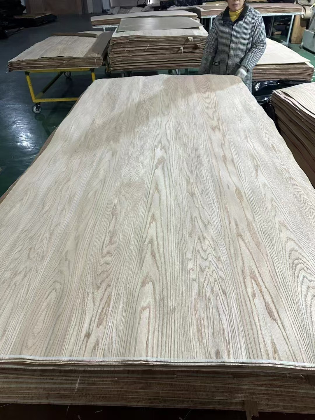 Natural Sliced American Red Oak Crown Cut Matching Veneer Sheet